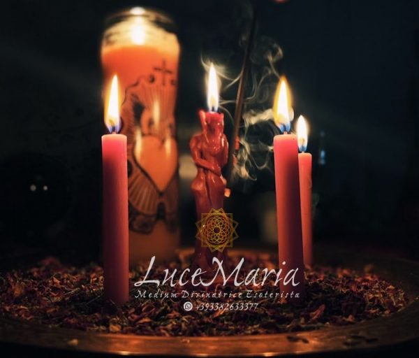 Magia Rossa Bianca E Nera Medium Luce Divinatrice Ed Esoterista